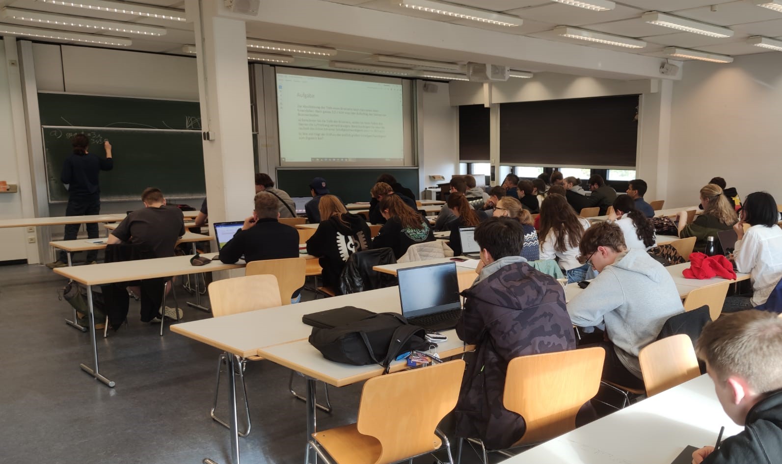 (TU) Experimentalphysik I : Mechanik und Relativität (Tutorium ...